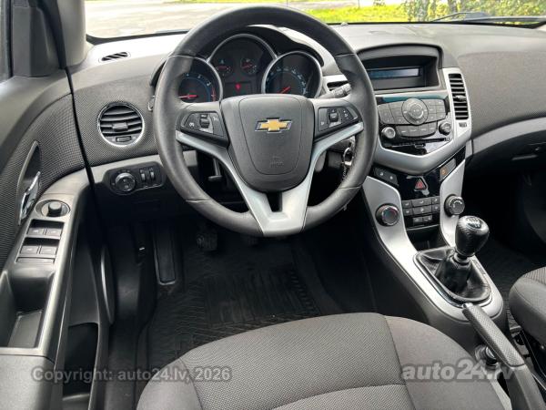 Melns Chevrolet Cruze 2011 Paide, ar dzinēja tilpumu 1.60 L un nobraukumu 155 tūkst. km par 3890 €, foto 11 vietnē AUTOMOTO.COM.LV