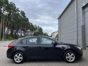 Black Chevrolet Cruze 2011 in Vilnius, with an engine capacity of 1.80 L and mileage of 223 thousand km for 3390 €, photo 7 on AUTOMOTO.COM.LV