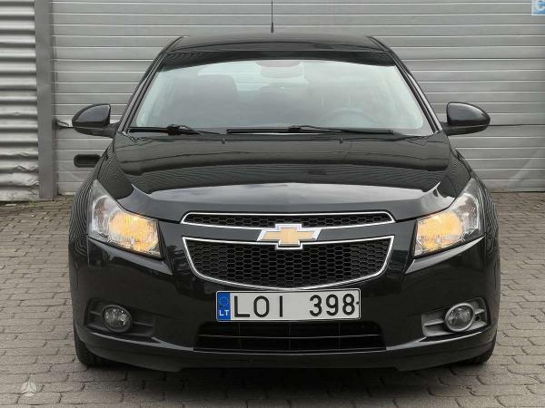Chevrolet Cruze 2011 Viļņa vietnē Melns Chevrolet Cruze 2011 Viļņa, ar dzinēja tilpumu 1.80 L un nobraukumu 223 tūkst. km par 3390 €, foto 9 vietnē AUTOMOTO.COM.LV
