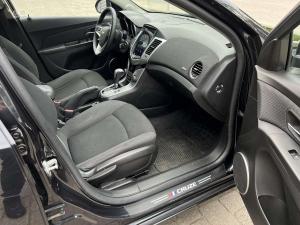 Black Chevrolet Cruze 2011 in Vilnius, with an engine capacity of 1.80 L and mileage of 223 thousand km for 3390 €, photo 14 on AUTOMOTO.COM.LV