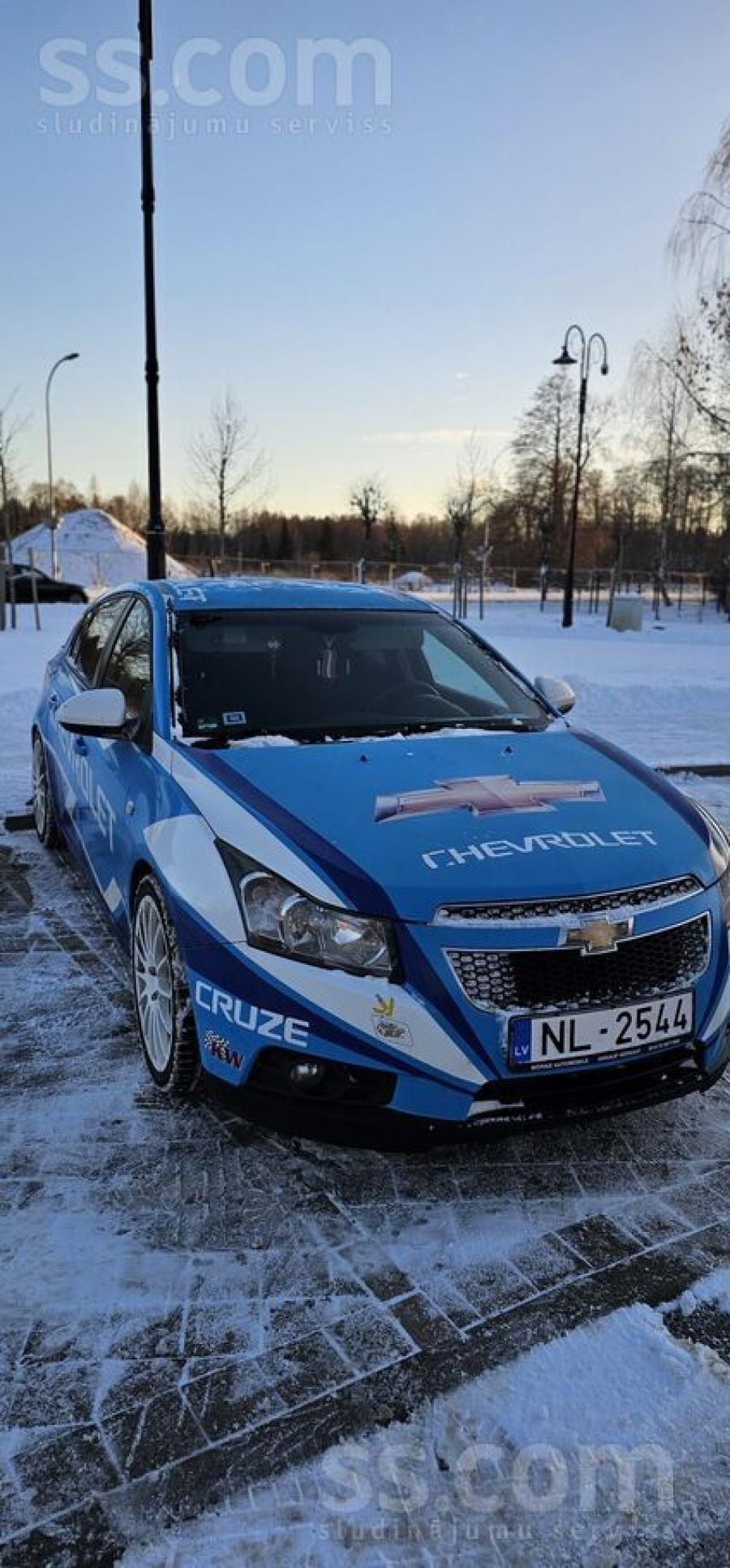 Black Chevrolet Cruze 2012 in Jurmala, with an engine capacity of 2.00 L and mileage of 233 thousand km for 3700 €, photo 15 on AUTOMOTO.COM.LV
