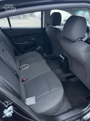 Black Chevrolet Cruze 2012 in Siauliai, with an engine capacity of 1.60 L and mileage of 182 thousand km for 2900 €, photo 10 on AUTOMOTO.COM.LV