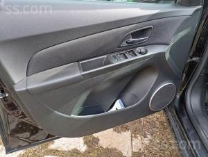 Black Chevrolet Cruze 2012 in Rezekne, with an engine capacity of 1.70 L and mileage of 194 thousand km for 3300 €, photo 16 on AUTOMOTO.COM.LV