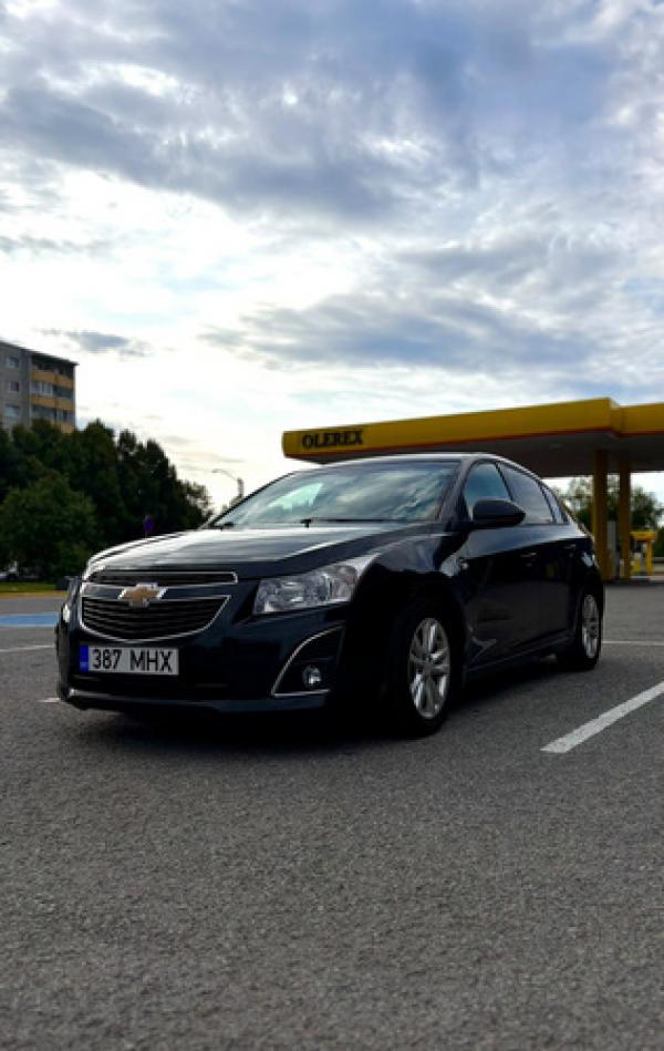 Melns Chevrolet Cruze 2013 Tallina, ar dzinēja tilpumu 1.60 L un nobraukumu 82 tūkst. km par 5300 €, foto 3 vietnē AUTOMOTO.COM.LV
