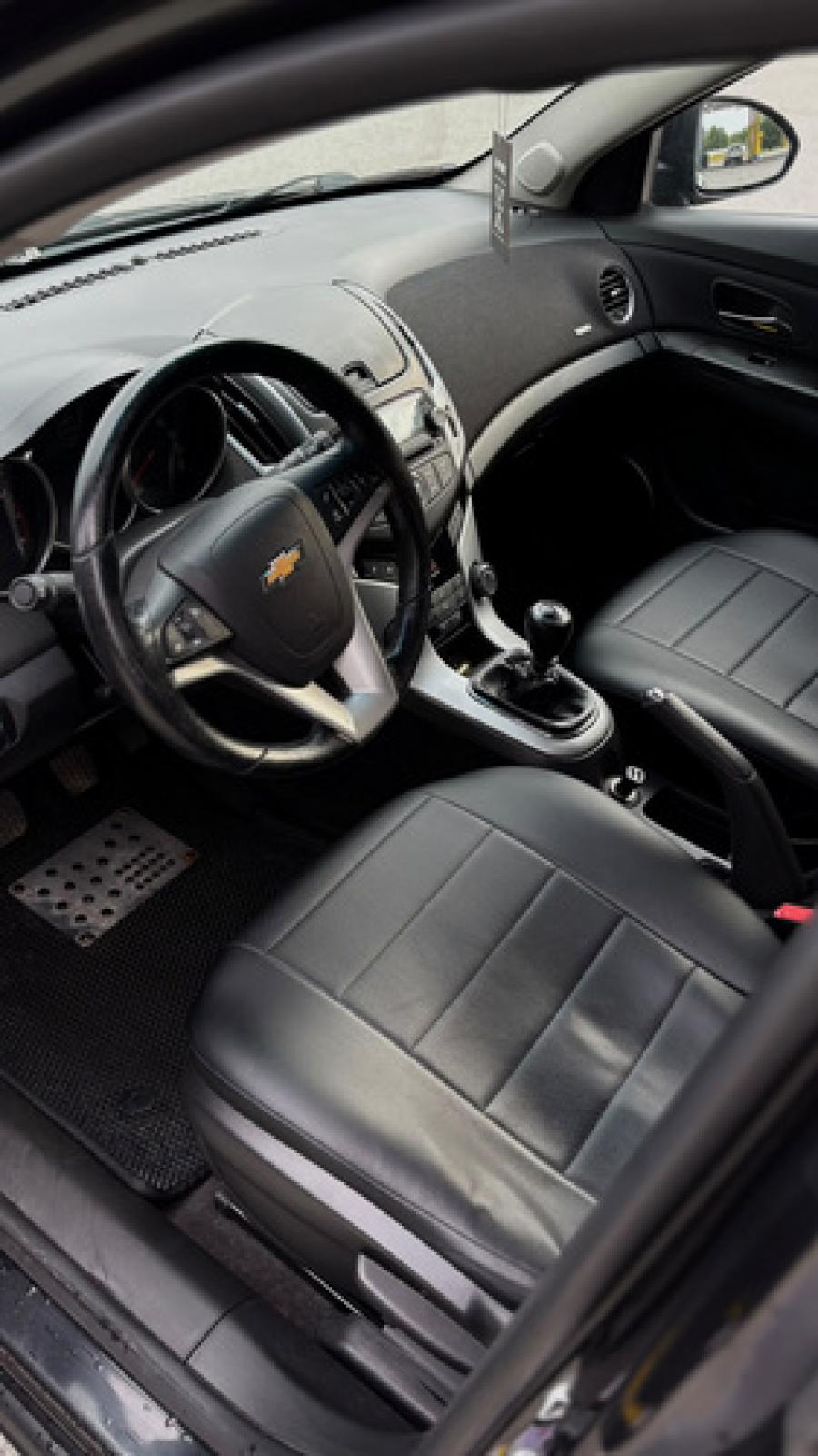 Melns Chevrolet Cruze 2013 Tallina, ar dzinēja tilpumu 1.60 L un nobraukumu 82 tūkst. km par 5300 €, foto 6 vietnē AUTOMOTO.COM.LV
