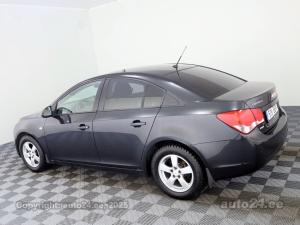 Black Chevrolet Cruze 2009 in Tallinn, with an engine capacity of 1.60 L and mileage of 178 thousand km for 2399 €, photo 4 on AUTOMOTO.COM.LV