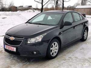 Black Chevrolet Cruze 2009 in Ukmerge, with an engine capacity of 2.00 L and mileage of 233 thousand km for 2777 €, photo 2 on AUTOMOTO.COM.LV