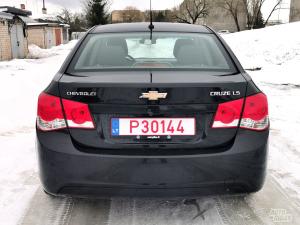 Black Chevrolet Cruze 2009 in Ukmerge, with an engine capacity of 2.00 L and mileage of 233 thousand km for 2777 €, photo 5 on AUTOMOTO.COM.LV