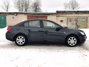 Black Chevrolet Cruze 2009 in Ukmerge, with an engine capacity of 2.00 L and mileage of 233 thousand km for 2777 €, photo 7 on AUTOMOTO.COM.LV