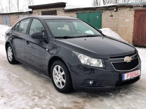 Black Chevrolet Cruze 2009 in Ukmerge, with an engine capacity of 2.00 L and mileage of 233 thousand km for 2777 €, photo 8 on AUTOMOTO.COM.LV