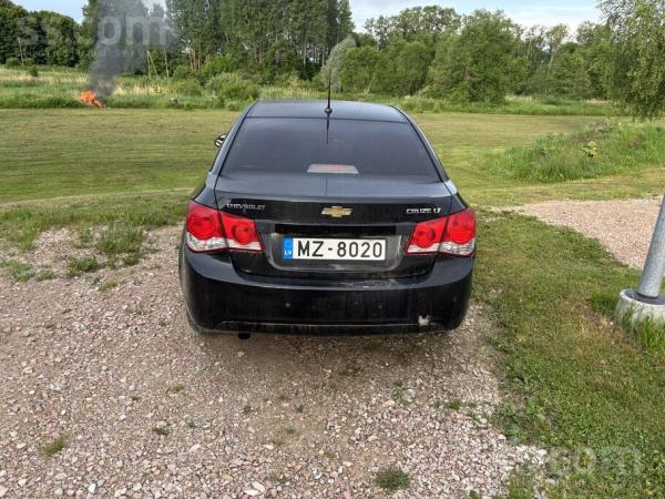 Черный Шевроле Круз 2009 в Елгава, объемом двигателя 2.00 л и пробегом 350 тыс. км за 1650 €, фото 9 на AUTOMOTO.COM.LV