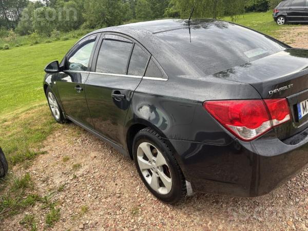 Melns Chevrolet Cruze 2009 Jelgava, ar dzinēja tilpumu 2.00 L un nobraukumu 350 tūkst. km par 1500 €, foto 3 vietnē AUTOMOTO.COM.LV