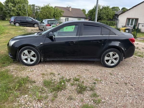 Melns Chevrolet Cruze 2009 Jelgava, ar dzinēja tilpumu 2.00 L un nobraukumu 350 tūkst. km par 1500 €, foto 7 vietnē AUTOMOTO.COM.LV