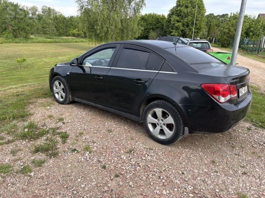 Melns Chevrolet Cruze 2009 Jelgava, ar dzinēja tilpumu 2.00 L un nobraukumu 350 tūkst. km par 1500 €, foto 11 vietnē AUTOMOTO.COM.LV