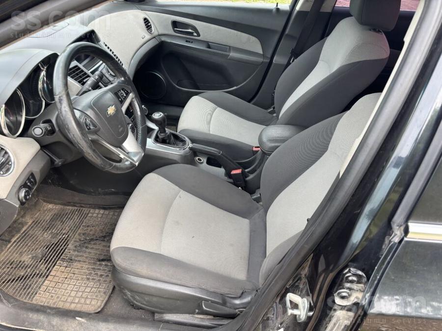 Melns Chevrolet Cruze 2009 Jelgava, ar dzinēja tilpumu 2.00 L un nobraukumu 350 tūkst. km par 1500 €, foto 14 vietnē AUTOMOTO.COM.LV
