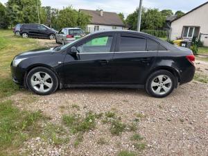 Black Chevrolet Cruze 2009 in Jelgava, with an engine capacity of 2.00 L and mileage of 349 thousand km for 1350 €, photo  on AUTOMOTO.COM.LV