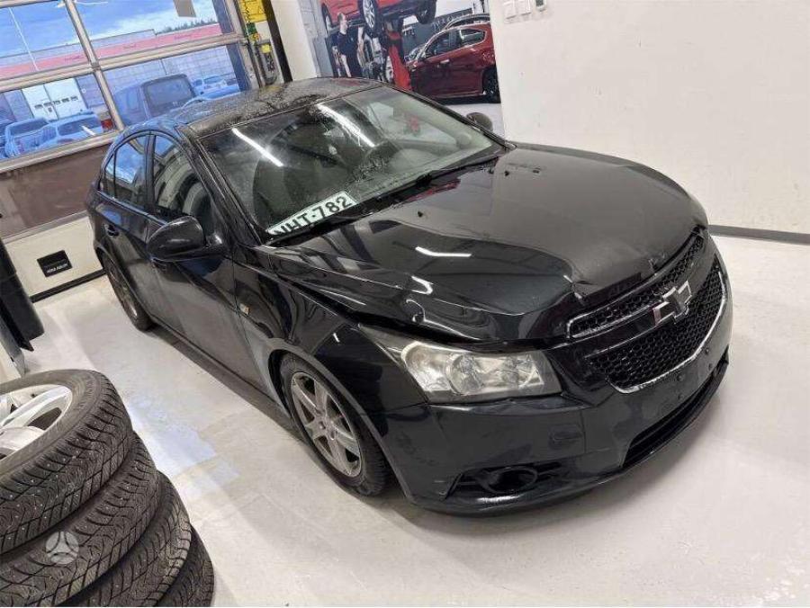 Melns Chevrolet Cruze 2010 Kauņa, ar dzinēja tilpumu 2.00 L un nobraukumu 186 tūkst. km par 1499 €, foto 2 vietnē AUTOMOTO.COM.LV