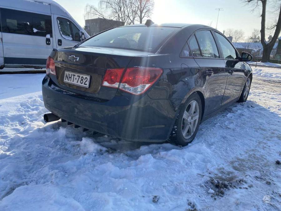 Melns Chevrolet Cruze 2010 Kauņa, ar dzinēja tilpumu 2.00 L un nobraukumu 186 tūkst. km par 1499 €, foto 3 vietnē AUTOMOTO.COM.LV
