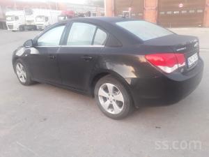 Black Chevrolet Cruze 2011 in Riga, with an engine capacity of 2.00 L and mileage of 280 thousand km for 1900 €, photo  on AUTOMOTO.COM.LV