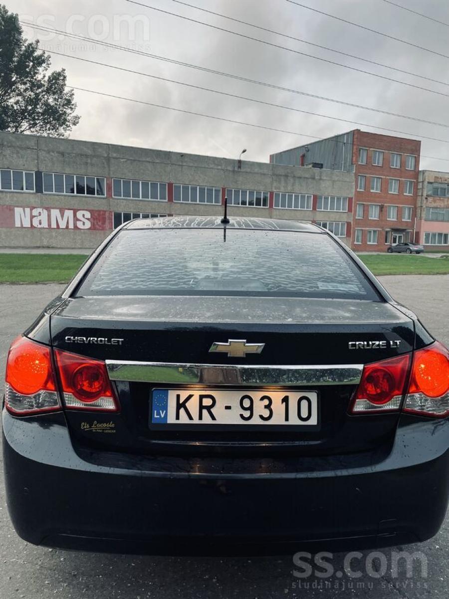 Melns Chevrolet Cruze 2011 Liepāja, ar dzinēja tilpumu 2.00 L un nobraukumu 183 tūkst. km par 3000 €, foto 6 vietnē AUTOMOTO.COM.LV