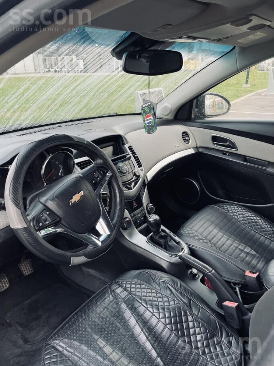 Melns Chevrolet Cruze 2011 Liepāja, ar dzinēja tilpumu 2.00 L un nobraukumu 183 tūkst. km par 3000 €, foto 8 vietnē AUTOMOTO.COM.LV