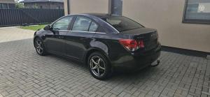 Black Chevrolet Cruze 2011 in Siauliai, with an engine capacity of 2.00 L and mileage of 170 thousand km for 3499 €, photo 6 on AUTOMOTO.COM.LV