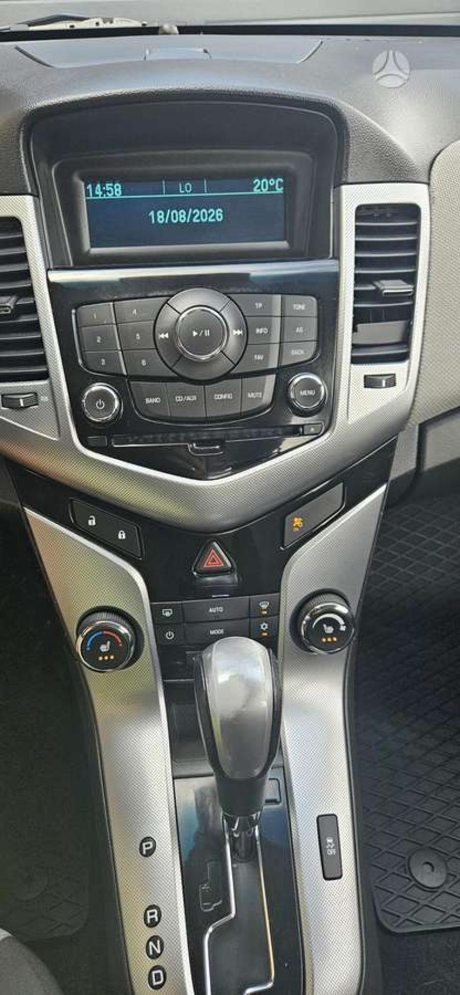 Black Chevrolet Cruze 2011 in Siauliai, with an engine capacity of 2.00 L and mileage of 170 thousand km for 3499 €, photo 18 on AUTOMOTO.COM.LV