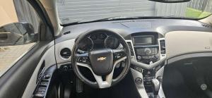 Black Chevrolet Cruze 2011 in Siauliai, with an engine capacity of 2.00 L and mileage of 170 thousand km for 3499 €, photo 22 on AUTOMOTO.COM.LV