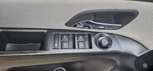 Black Chevrolet Cruze 2011 in Siauliai, with an engine capacity of 2.00 L and mileage of 170 thousand km for 3499 €, photo 24 on AUTOMOTO.COM.LV