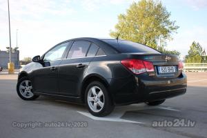 Melns Chevrolet Cruze 2012 Tallina, ar dzinēja tilpumu 1.80 L un nobraukumu 124 tūkst. km par 4900 €, foto 3 vietnē AUTOMOTO.COM.LV