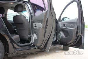 Melns Chevrolet Cruze 2012 Tallina, ar dzinēja tilpumu 1.80 L un nobraukumu 124 tūkst. km par 4900 €, foto 17 vietnē AUTOMOTO.COM.LV