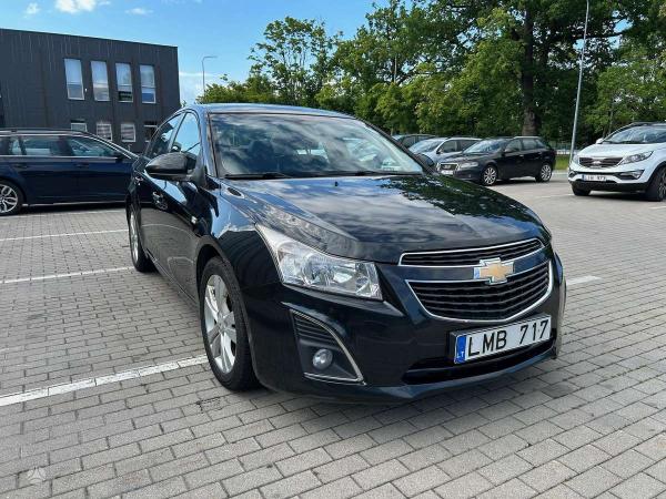 Black Chevrolet Cruze 2012 in Taurage, with an engine capacity of 1.69 L and mileage of 316 thousand km for 1800 €, photo 3 on AUTOMOTO.COM.LV