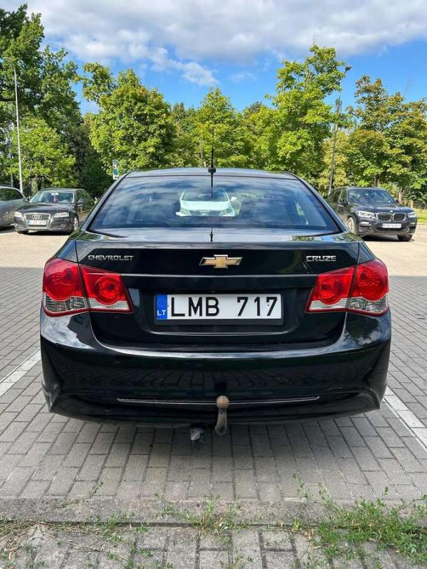 Black Chevrolet Cruze 2012 in Taurage, with an engine capacity of 1.69 L and mileage of 316 thousand km for 1800 €, photo 7 on AUTOMOTO.COM.LV