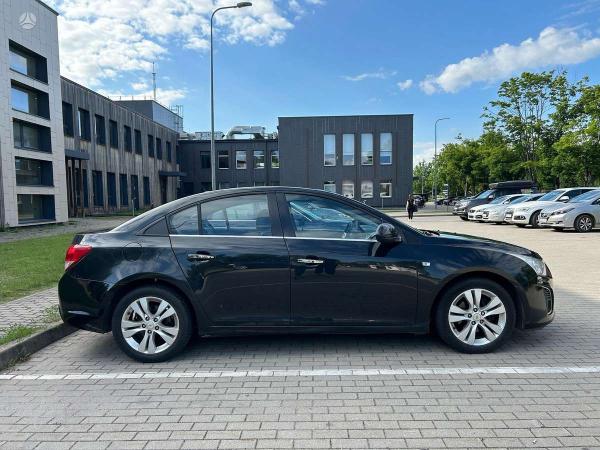 Black Chevrolet Cruze 2012 in Taurage, with an engine capacity of 1.69 L and mileage of 316 thousand km for 1800 €, photo 8 on AUTOMOTO.COM.LV