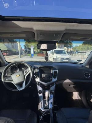 Black Chevrolet Cruze 2012 in Klaipeda, with an engine capacity of 1.40 L and mileage of 237 thousand km for 2750 €, photo 6 on AUTOMOTO.COM.LV