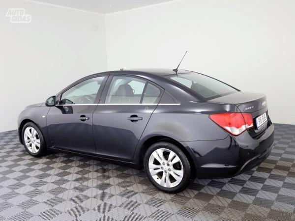 Black Chevrolet Cruze 2014 in Kretinga, with an engine capacity of 1.80 L and mileage of 162 thousand km for 4100 €, photo 4 on AUTOMOTO.COM.LV