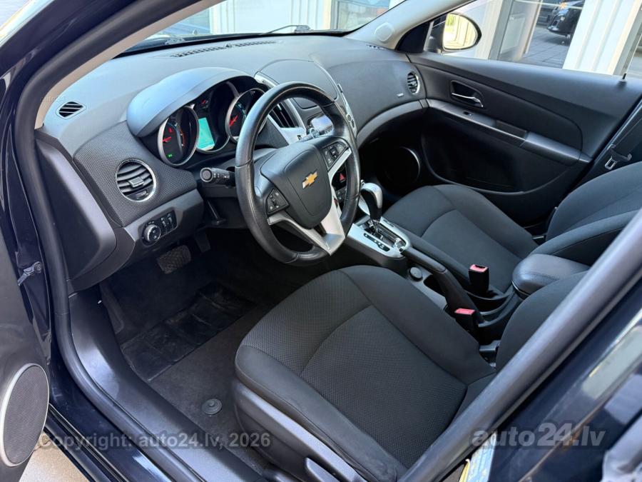 Melns Chevrolet Cruze 2014 Tallina, ar dzinēja tilpumu 1.80 L un nobraukumu 159 tūkst. km par 4499 €, foto 9 vietnē AUTOMOTO.COM.LV
