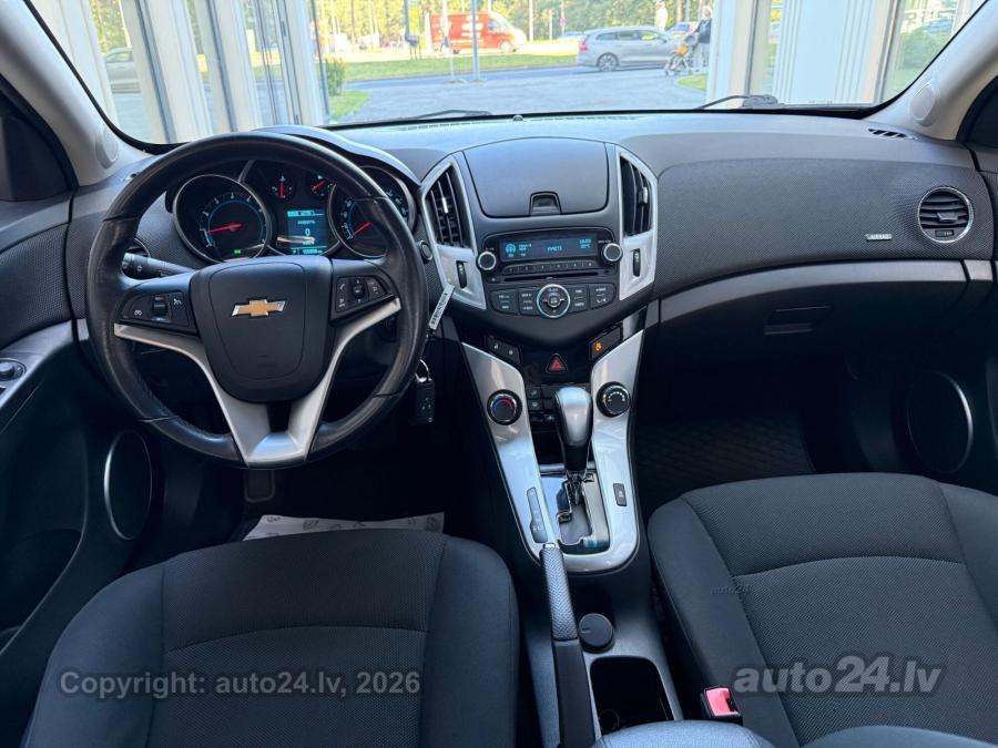 Melns Chevrolet Cruze 2014 Tallina, ar dzinēja tilpumu 1.80 L un nobraukumu 159 tūkst. km par 4499 €, foto 10 vietnē AUTOMOTO.COM.LV