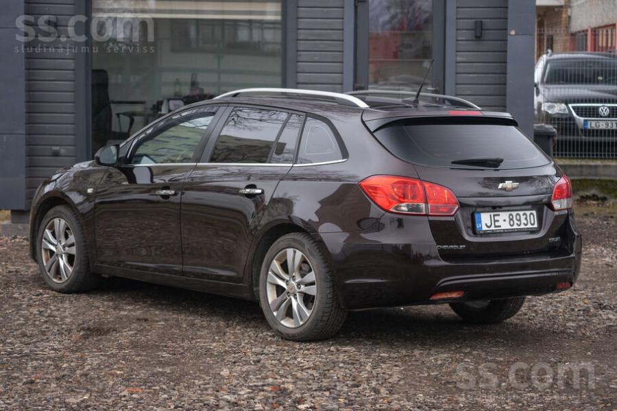Black Chevrolet Cruze 2013 in Liepaja, with an engine capacity of 2.00 L and mileage of 205 thousand km for 4300 €, photo 2 on AUTOMOTO.COM.LV