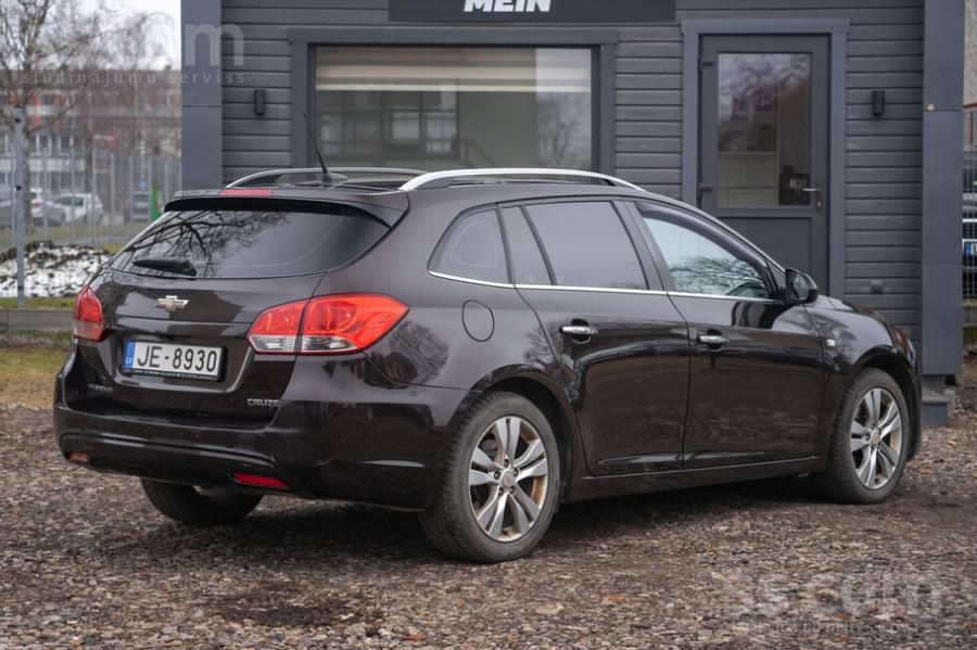 Black Chevrolet Cruze 2013 in Liepaja, with an engine capacity of 2.00 L and mileage of 205 thousand km for 4300 €, photo 4 on AUTOMOTO.COM.LV