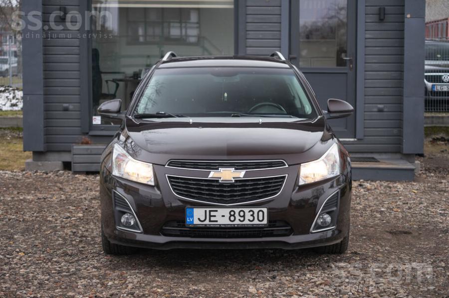 Black Chevrolet Cruze 2013 in Liepaja, with an engine capacity of 2.00 L and mileage of 205 thousand km for 4300 €, photo 6 on AUTOMOTO.COM.LV