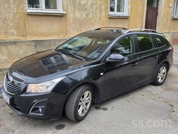 Black Chevrolet Cruze 2013 in Riga, with an engine capacity of 1.40 L and mileage of 286 thousand km for 2500 €, photo 2 on AUTOMOTO.COM.LV