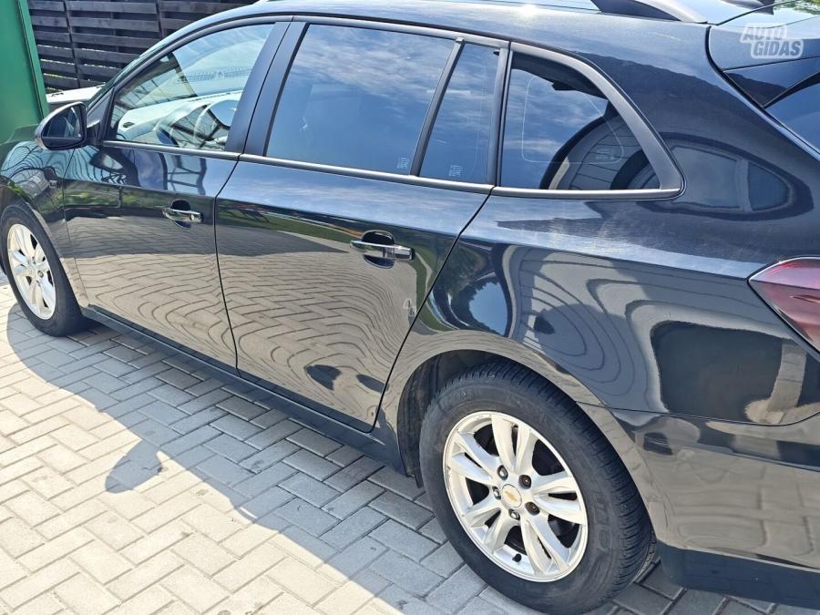 Melns Chevrolet Cruze 2013 Klaipėda, ar dzinēja tilpumu 2.00 L un nobraukumu 243 tūkst. km par 1800 €, foto 6 vietnē AUTOMOTO.COM.LV