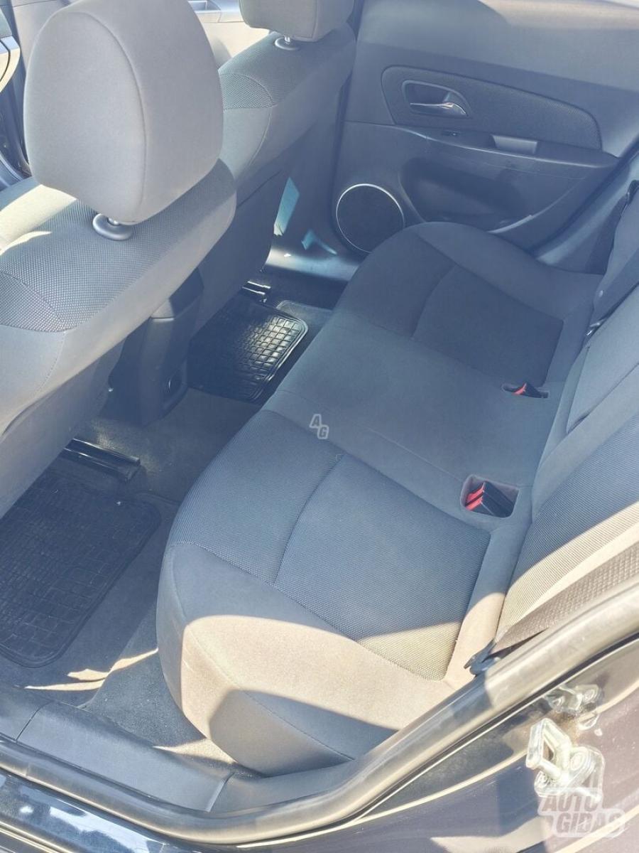 Melns Chevrolet Cruze 2013 Klaipėda, ar dzinēja tilpumu 2.00 L un nobraukumu 243 tūkst. km par 1800 €, foto 17 vietnē AUTOMOTO.COM.LV