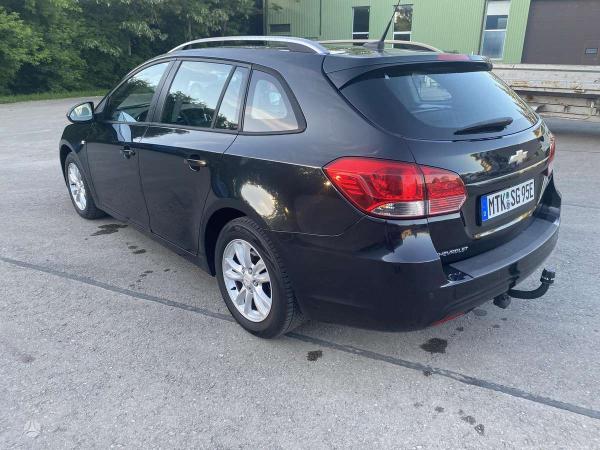 Black Chevrolet Cruze 2013 in Telschi, with an engine capacity of 1.70 L and mileage of 281 thousand km for 2500 €, photo 3 on AUTOMOTO.COM.LV
