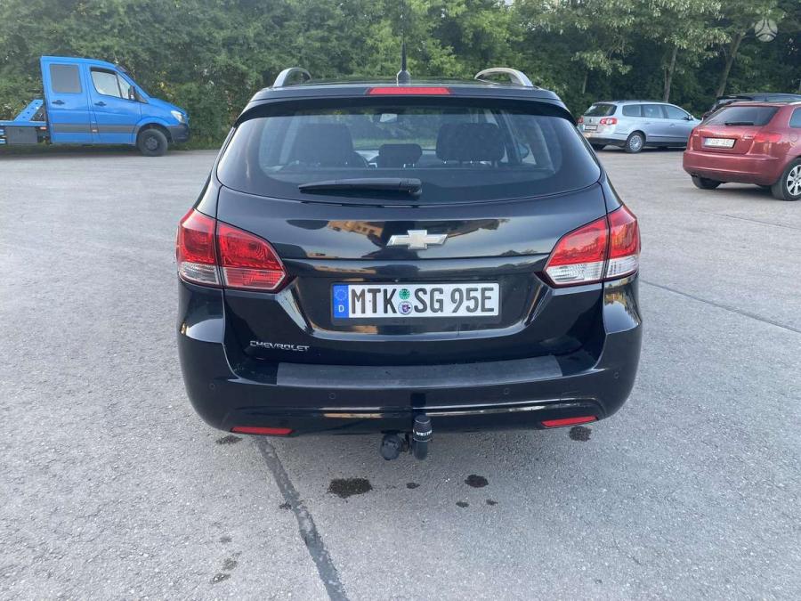 Black Chevrolet Cruze 2013 in Telschi, with an engine capacity of 1.70 L and mileage of 281 thousand km for 2500 €, photo 5 on AUTOMOTO.COM.LV