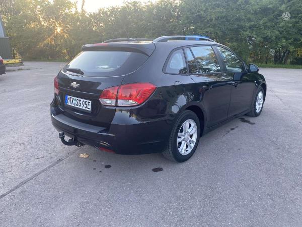 Black Chevrolet Cruze 2013 in Telschi, with an engine capacity of 1.70 L and mileage of 281 thousand km for 2500 €, photo 5 on AUTOMOTO.COM.LV