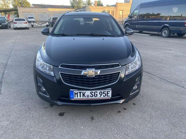 Black Chevrolet Cruze 2013 in Telschi, with an engine capacity of 1.70 L and mileage of 281 thousand km for 2500 €, photo 8 on AUTOMOTO.COM.LV