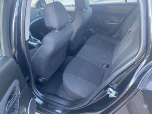 Black Chevrolet Cruze 2013 in Telschi, with an engine capacity of 1.70 L and mileage of 281 thousand km for 2500 €, photo 10 on AUTOMOTO.COM.LV