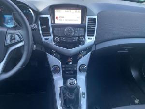 Black Chevrolet Cruze 2013 in Telschi, with an engine capacity of 1.70 L and mileage of 281 thousand km for 2500 €, photo 17 on AUTOMOTO.COM.LV